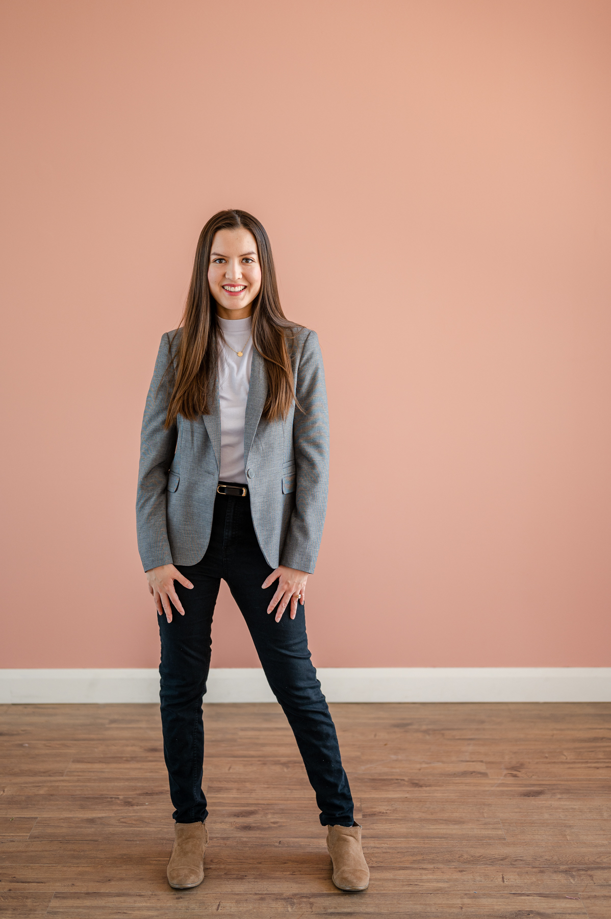 5 Poses for your Next Brand Photography Session | alicephotoco.com